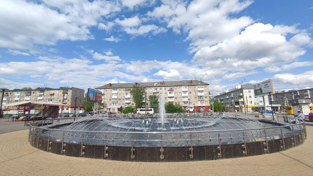 Çeşme Фонтан на Торговой площади, Dzerjinsk, foto