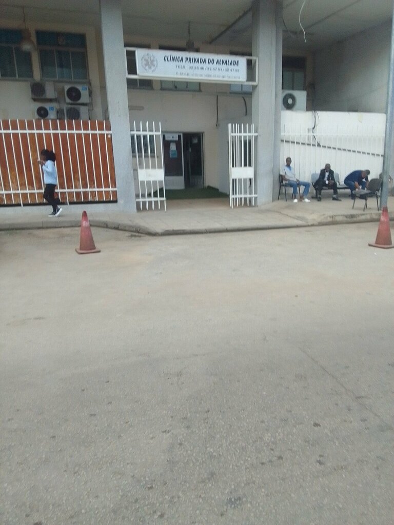 Askeri hastaneler Clinica Alvalade, Loanda, foto