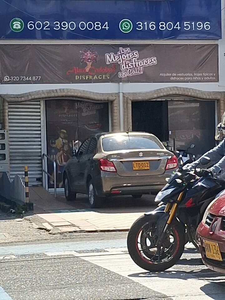 Dış giyim mağazası Abra cadabra, Cali, foto