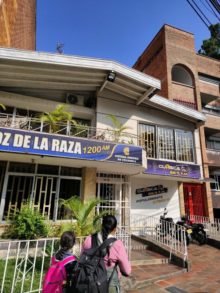 Radyolar La Voz De La RaZa, Medellin, foto