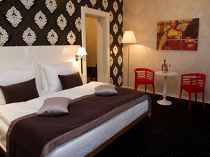 Ea Hotel Tereziansky dvur (Jana Koziny No:336/4, Hradec Kralove), otel  Hradec Kralove'den