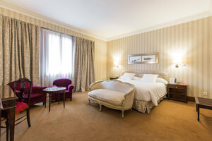 Carlton Hotel (Comunidad Autónoma del País Vasco, Bizkaia, Bilbao, Plaza Federico Moyua, 2), otel  Bilbao'dan