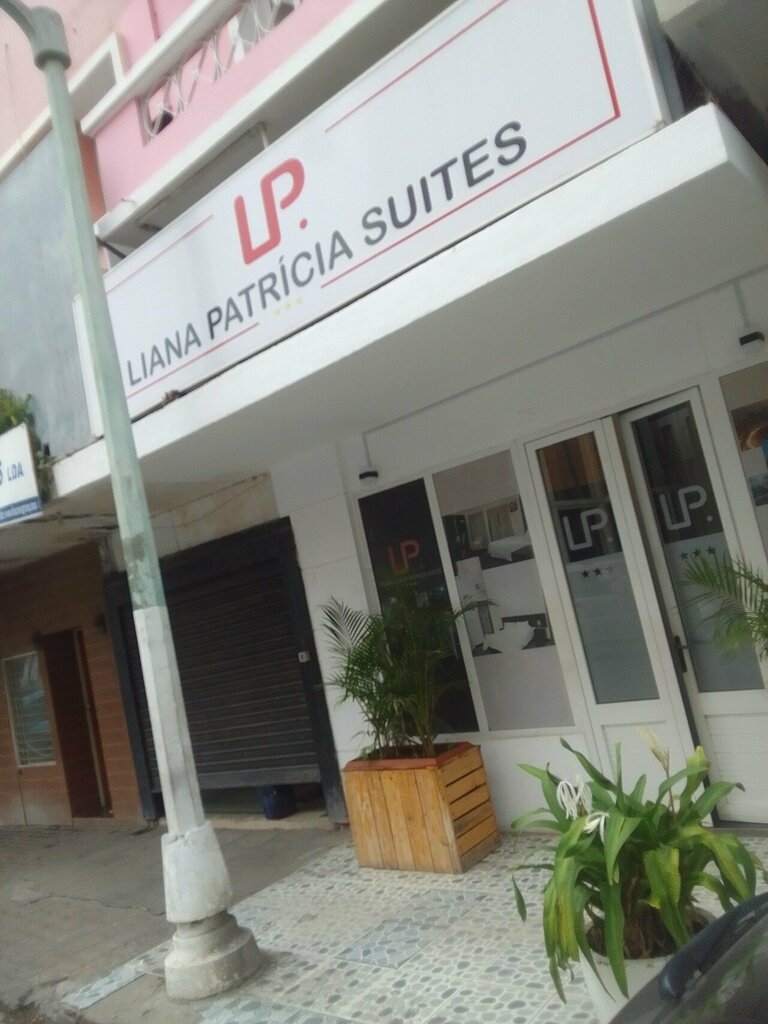Giyim mağazası Liana Patricia Suits, Loanda, foto