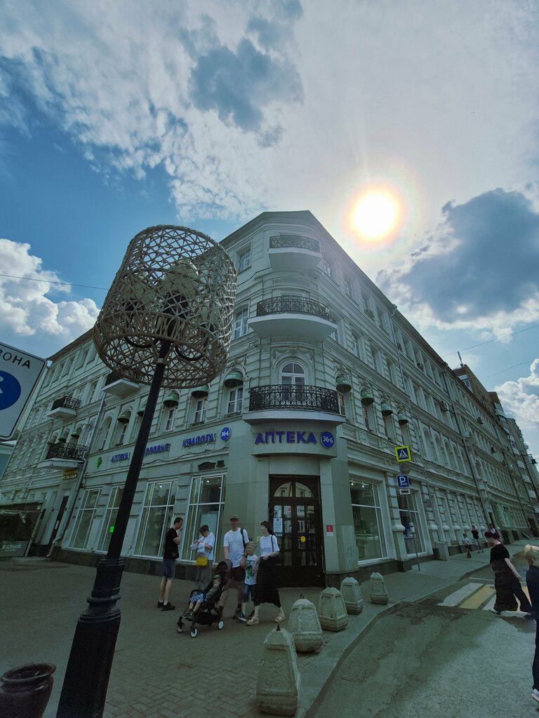 Turistik yerler Доходный дом и гостиница Хромовой-Обухова-Рахманова, Moskova, foto