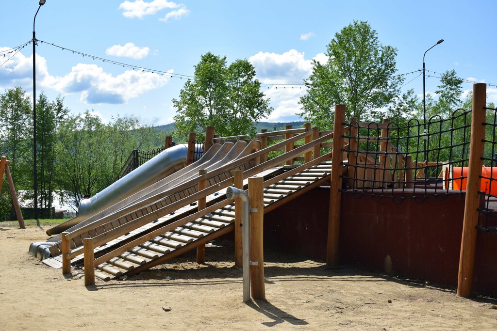 Oyun alanı Playground, Tynda, foto