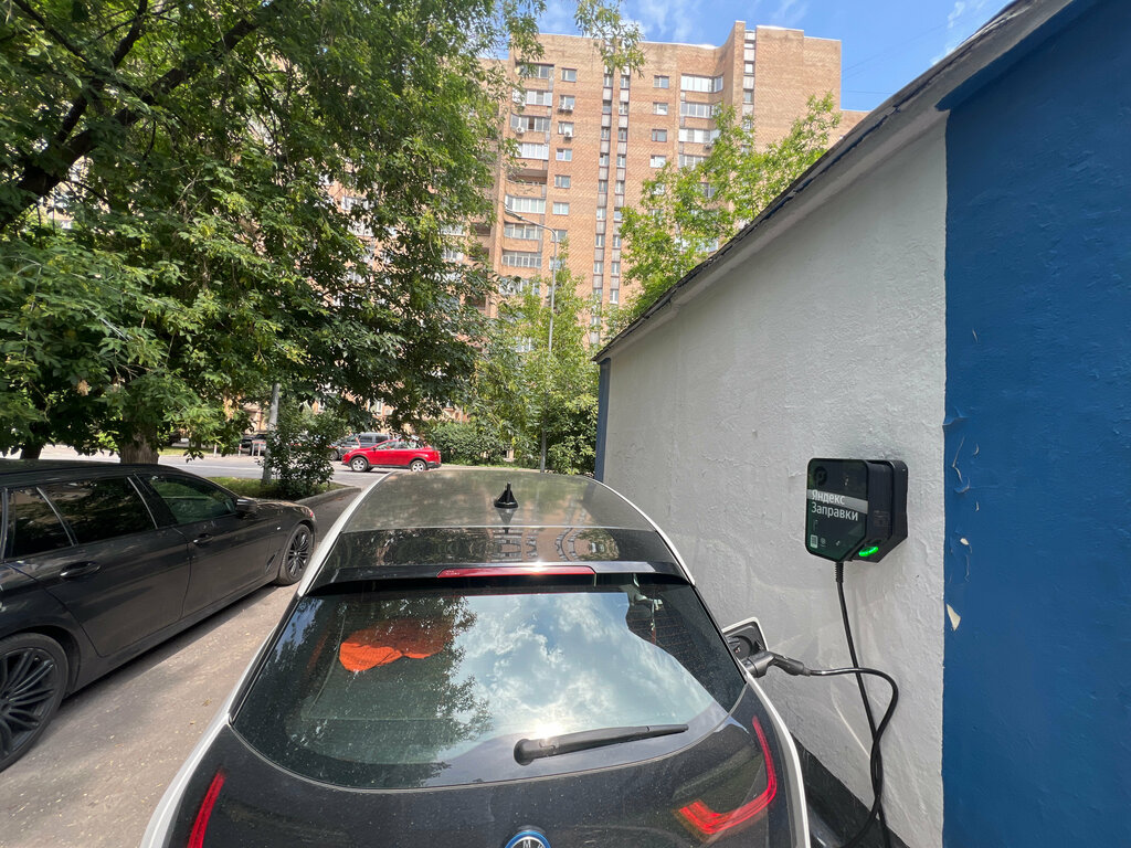 Elektrikli oto şarj istasyonları Яндекс Заправки, Moskova, foto