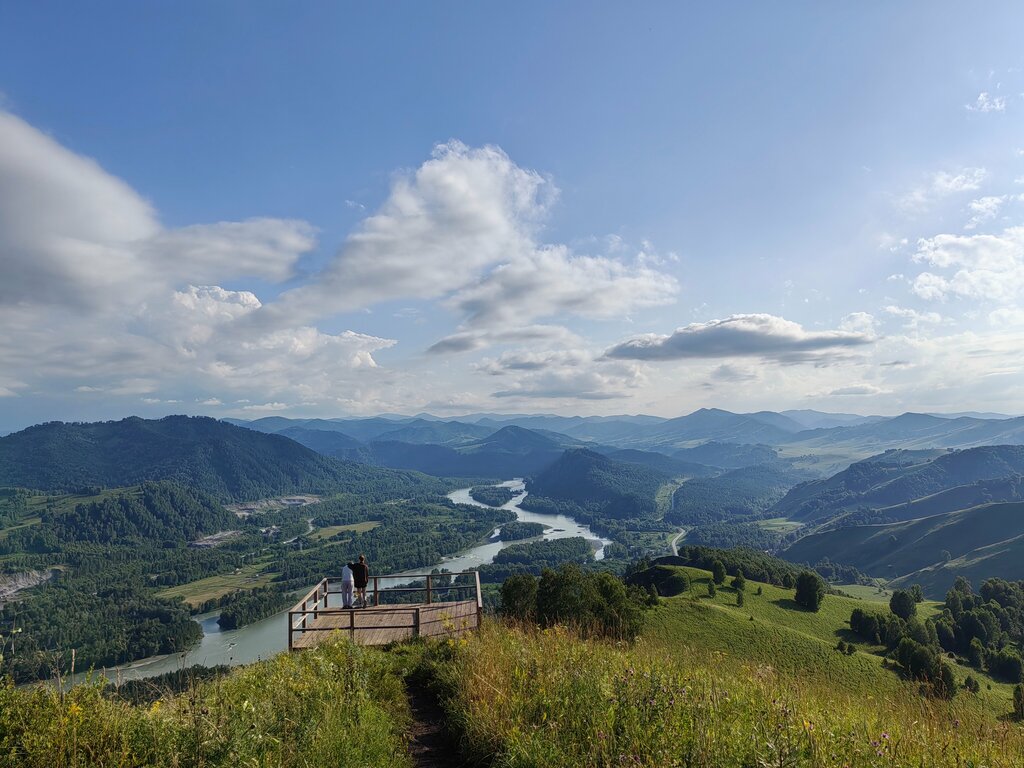Dağ zirvesi Гора Верхний притор 634 метра, Altayski krayı, foto