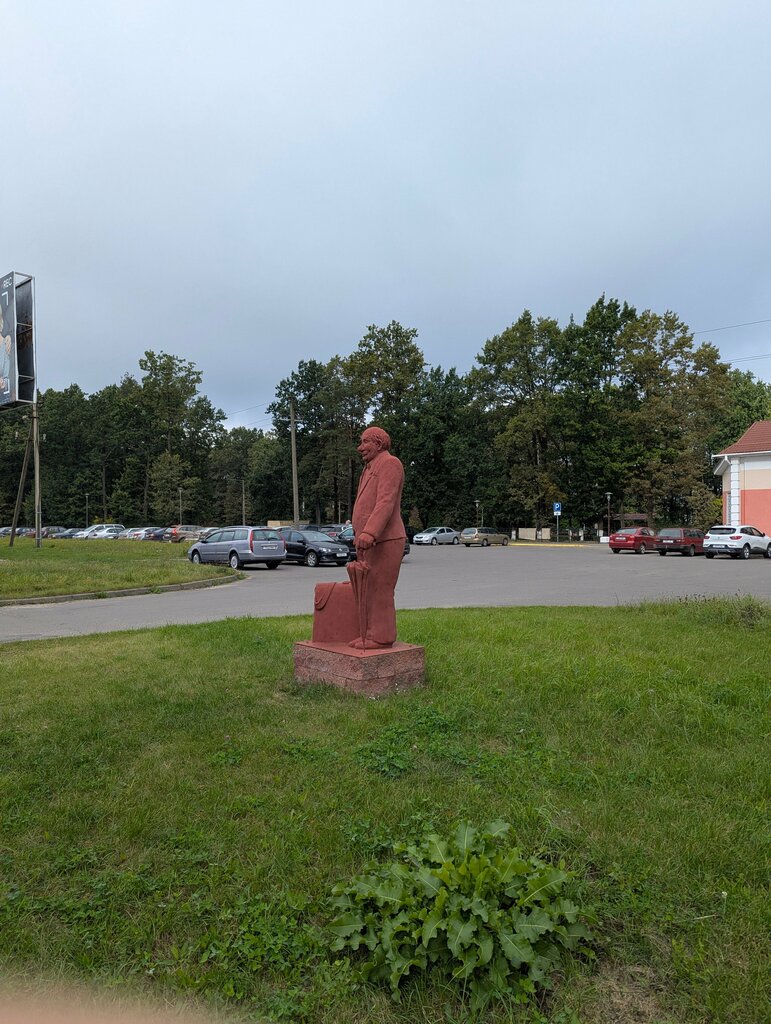 Park, sokak heykeli Пассажир, Berioza, foto