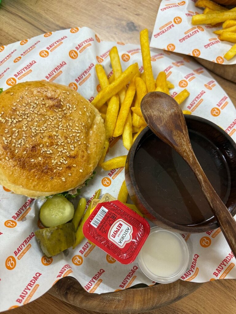 Kafe Bauyrdaq, Aktav, foto