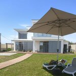 Villa 7 Winds (Скифская улица No:130, коттеджный посёлок Золотой Крым), konuk evi  Kırım Cumhuriyeti'nden