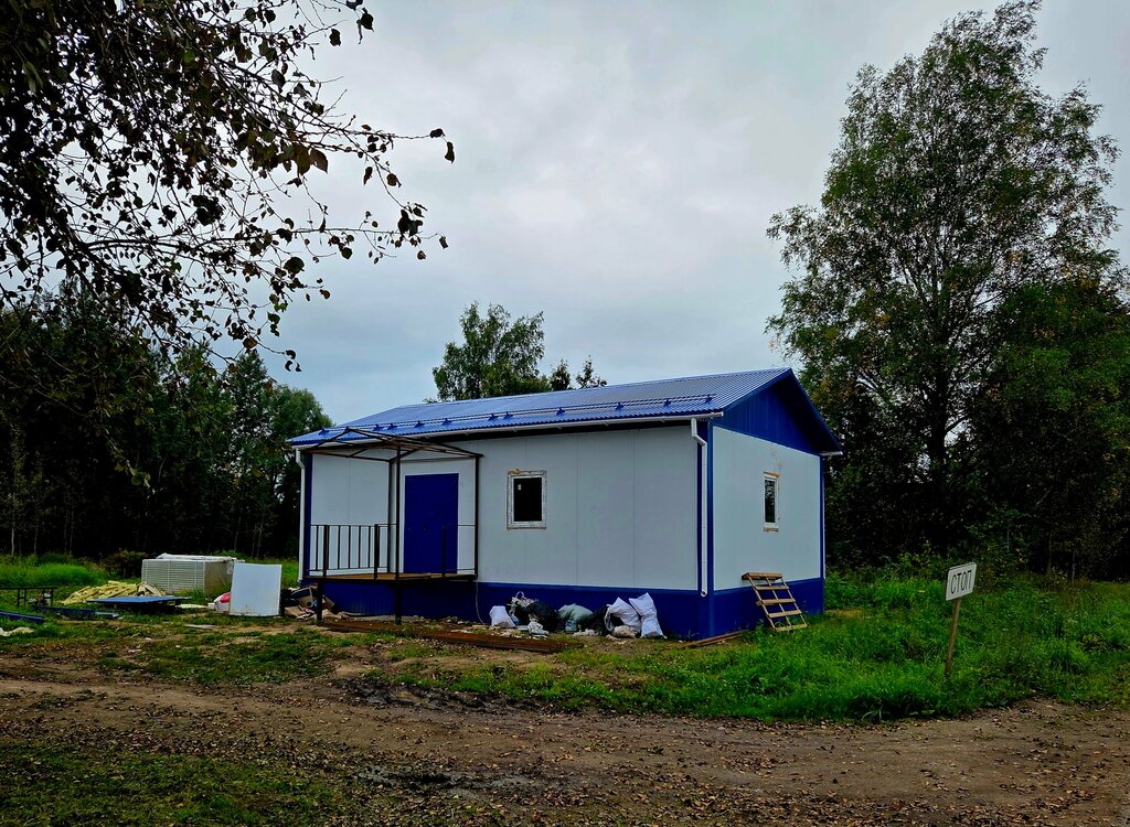 Aile sağlığı merkezi Толстиковский фельдшерско-акушерский пункт, Novgorodskaya oblastı, foto