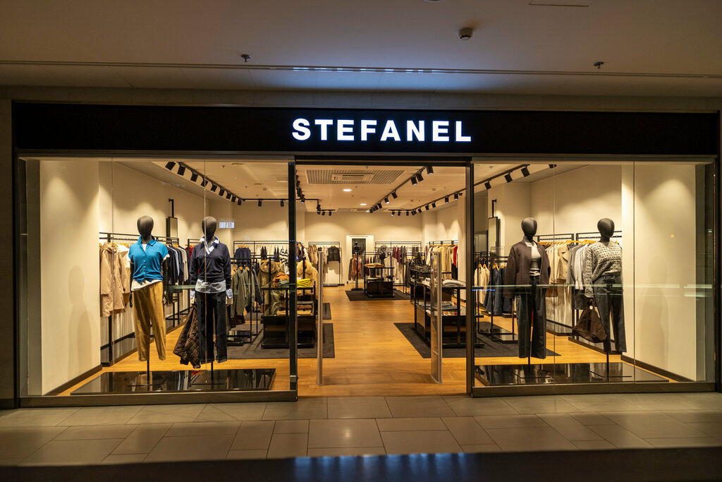 Giyim mağazası Stefanel, Saint‑Petersburg, foto