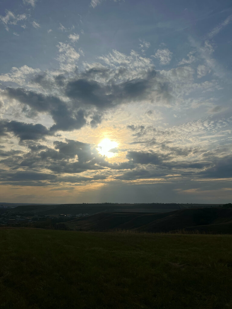 Dağ zirvesi Асекеевская красная гора, Orenburgskaya oblastı, foto
