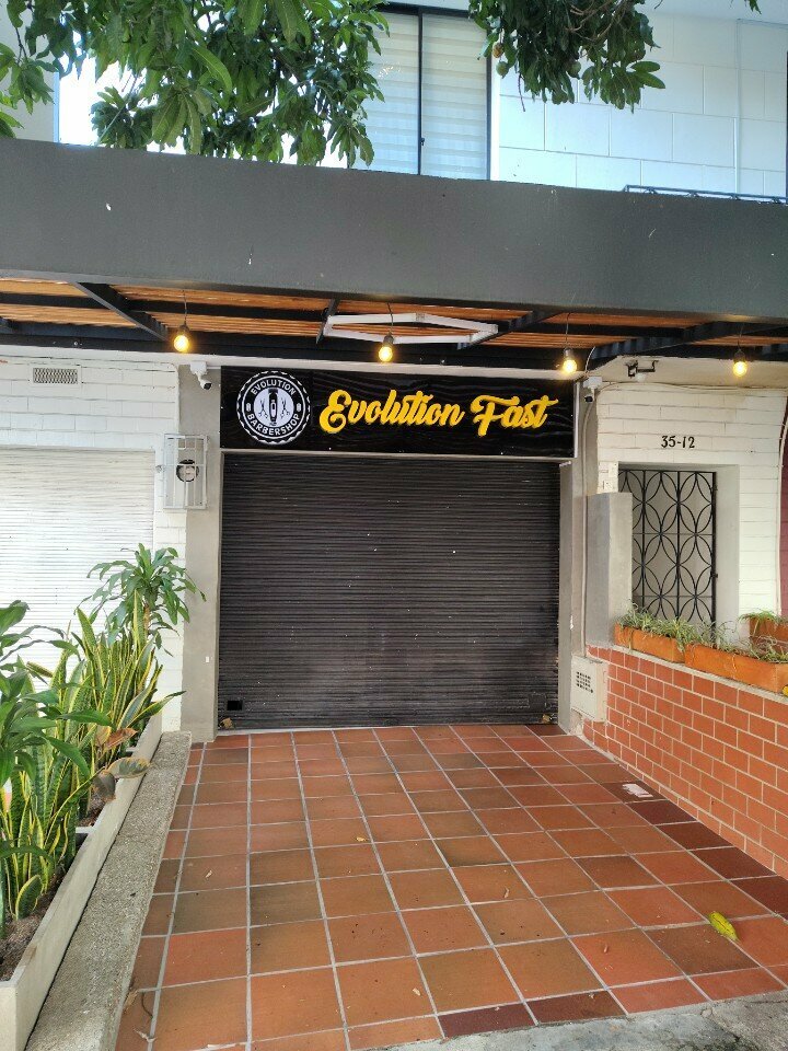Berberler Evolution fast Barbershop, Medellin, foto