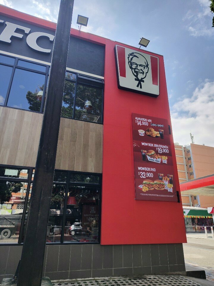 Fast food KFC - Calasanz, Medellin, foto