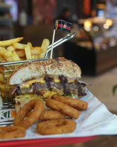 Burger Yesek (İstanbul, Beylikdüzü, Marmara Cad., 37C), fast food  Beylikdüzü'nden