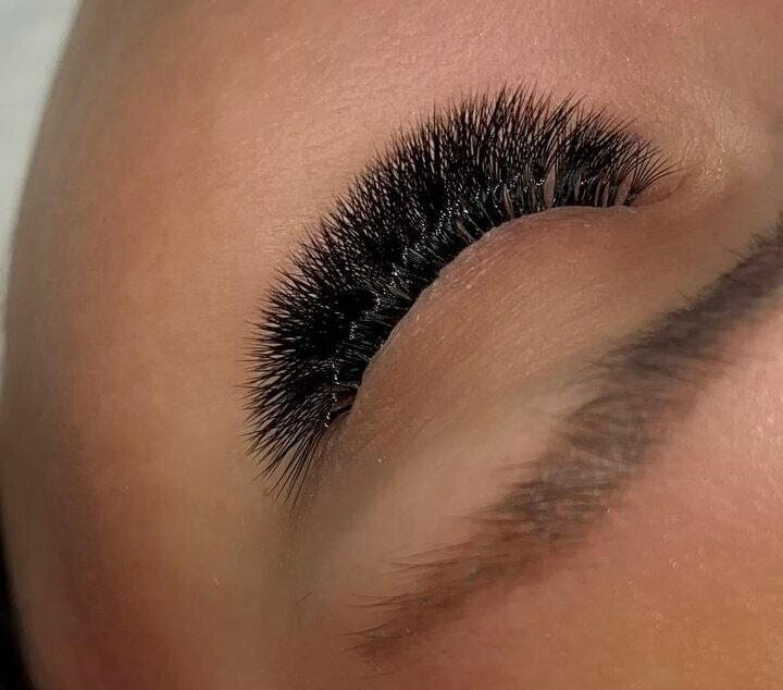 Kaş ve kirpik salonu Pink Panther Lashes, Krasnoyarsk, foto