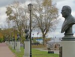 Аллея полководцев-костромичей Героев Советского Союза (Dzerzhinskogo Street No:8), anıt, heykel  Kostroma'dan
