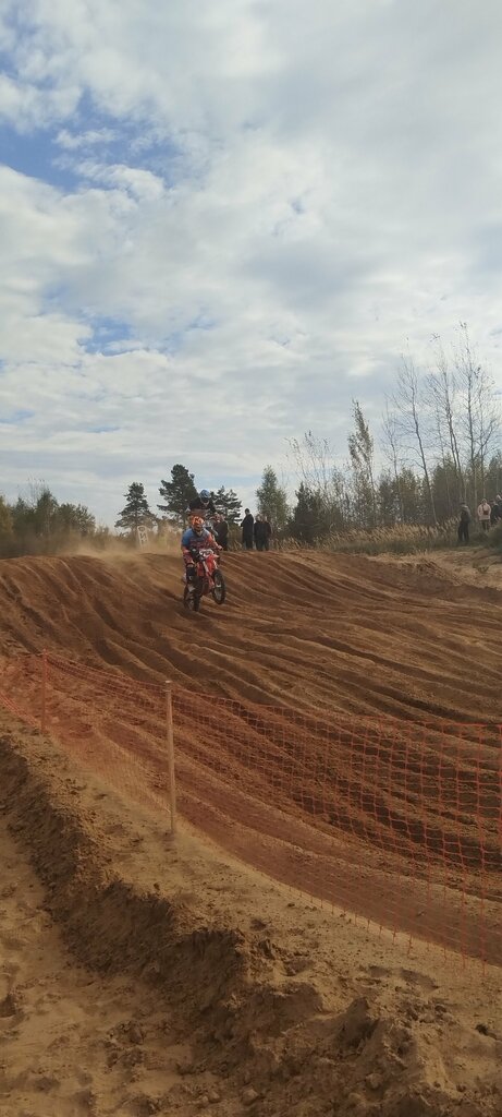 Motosiklet pisti Мотодром Ваулины горы, Pskovskaya oblastı, foto