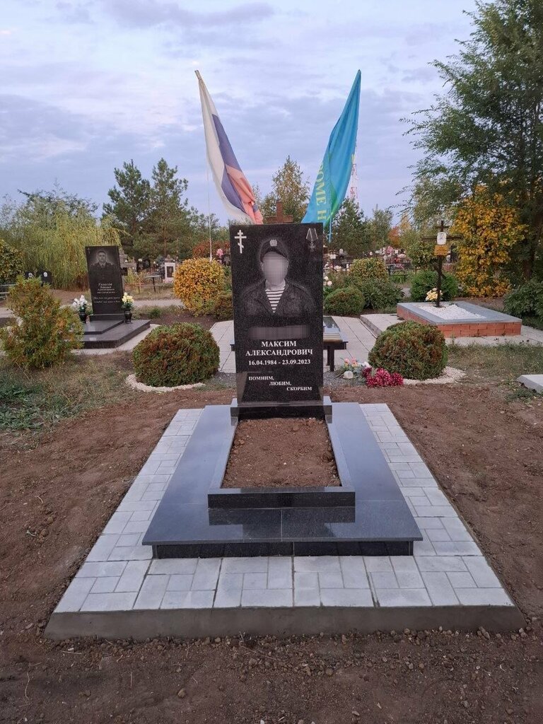 Heykel ve mezarlık taşı üreticileri Арм Гранит, Samarskaya oblastı, foto