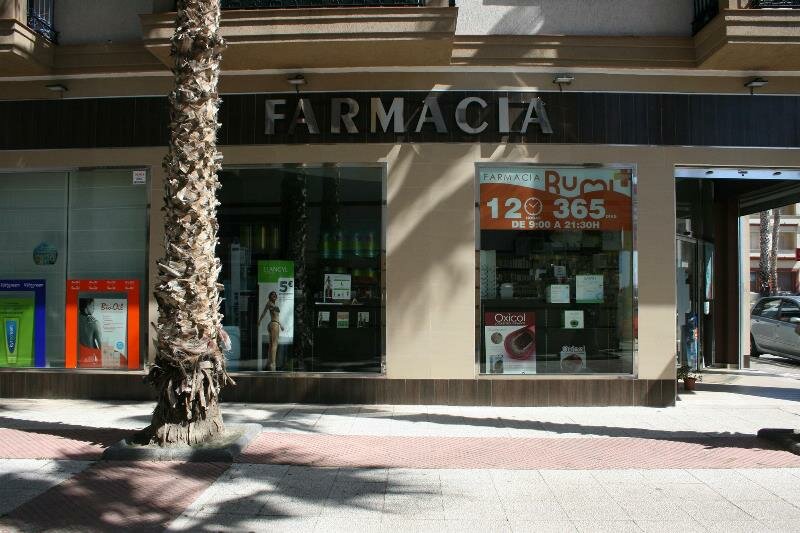 Eczaneler Farmacia Rumi 12 Horas, Endülüs, foto
