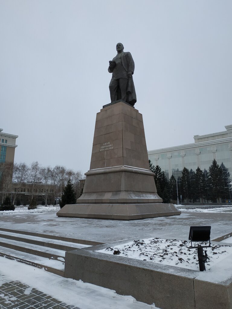 Anıt, heykel A. Qunanbaev Monument, Öskemen (Ust‑Kamenogorsk), foto