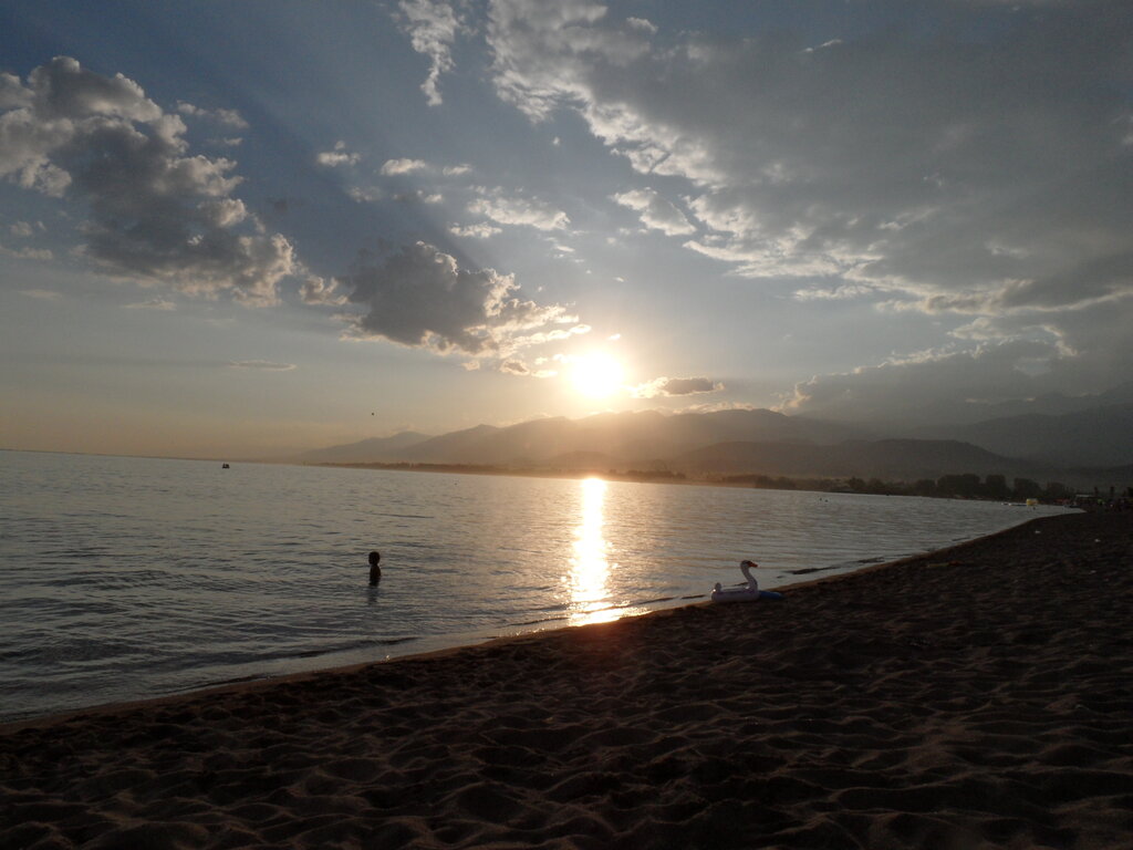 Plaj Пляж Киргизское взморье, Issık Göl İli, foto