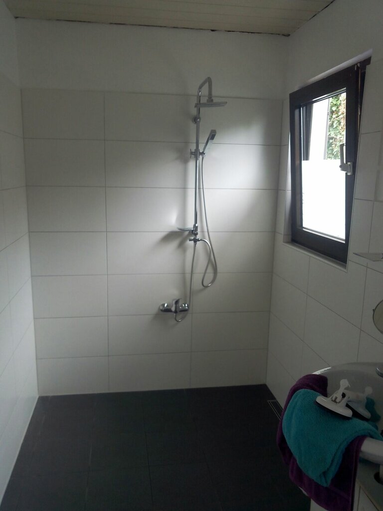 Zemin döşeme üretim ve satış firmaları Fliesenverlegungen Ceratec, Monchengladbach, foto