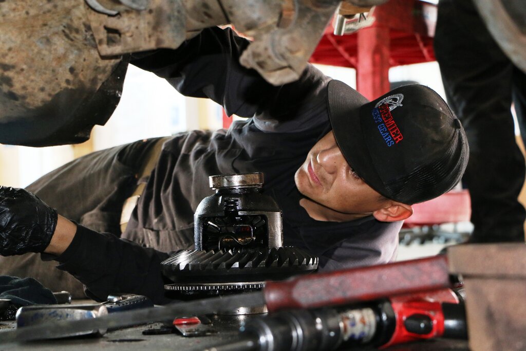 Otomobil servisi Premier West Gears - Mobile Differential and Gears Service, Repair & Upgrades, Riverside, foto