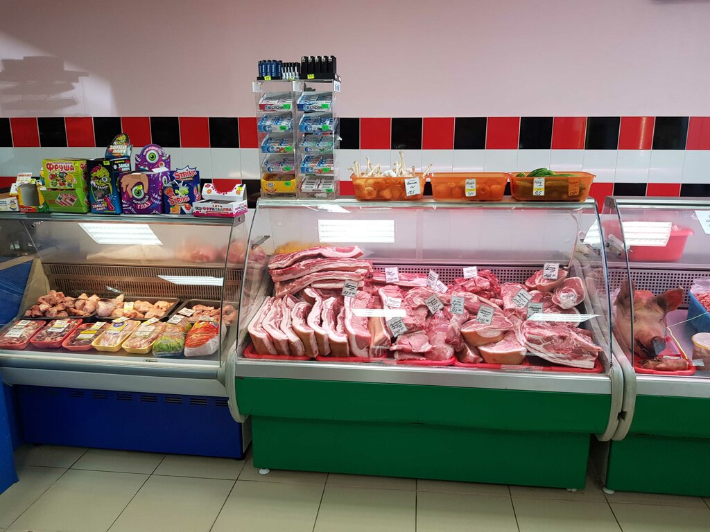 Kasap, şarküteri Myasnyye Delikatesy, Brianskaya oblastı, foto
