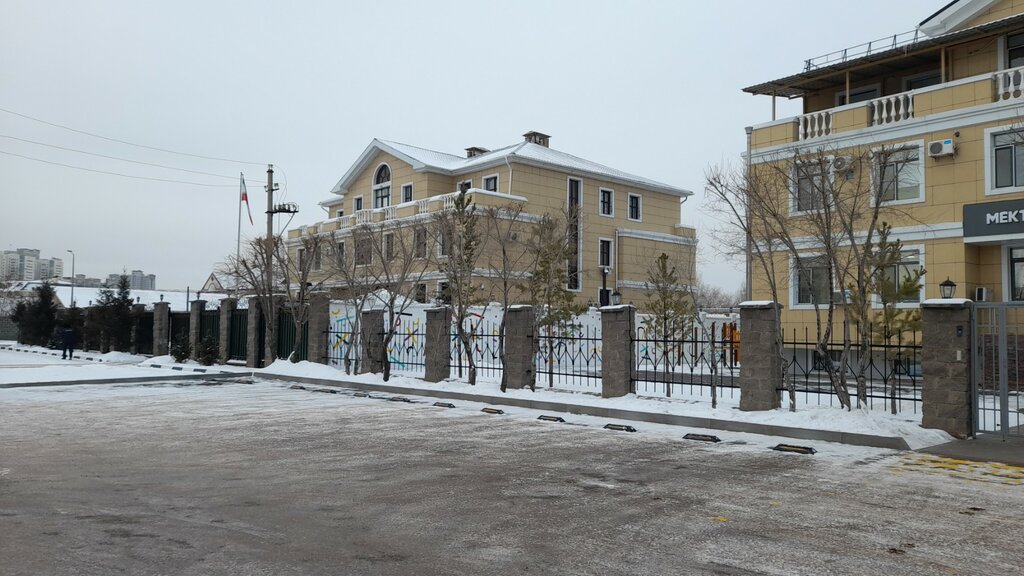 Büyükelçilikler ve konsolosluklar Embassy of Iran, Astana, foto