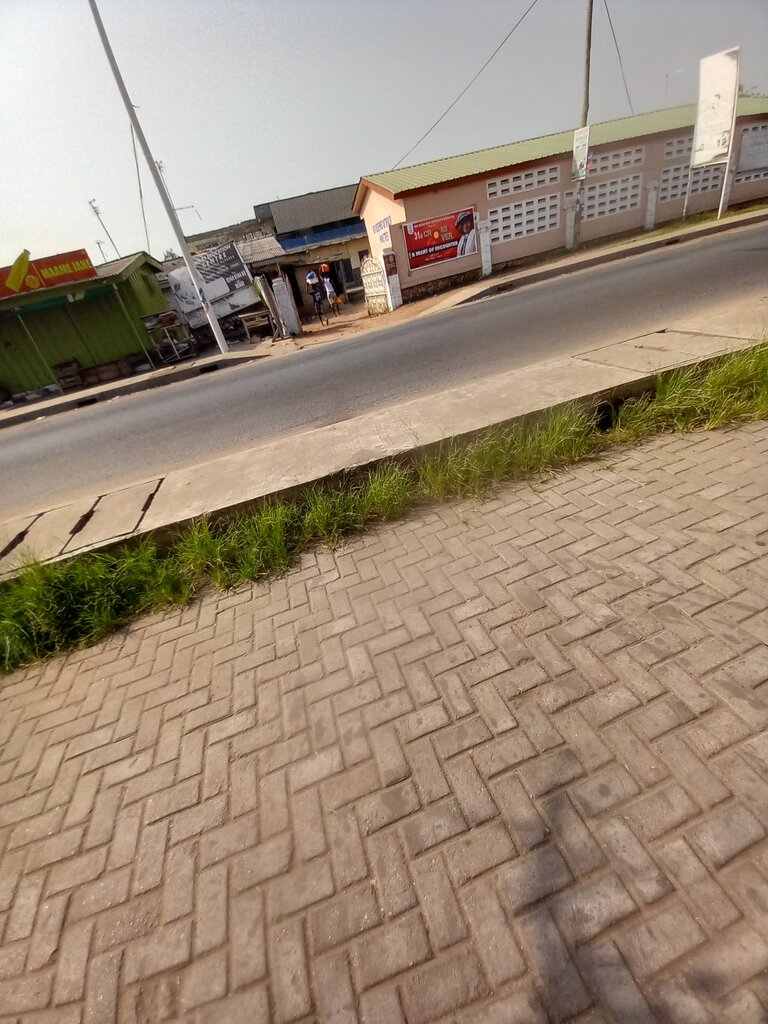 Ortaokul Adult Education Centre, Akra, foto