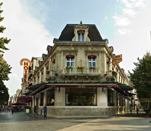 Hotel Continental - Reims (Place Drouet d'Erlon No:93, Reims), otel  Reims'ten