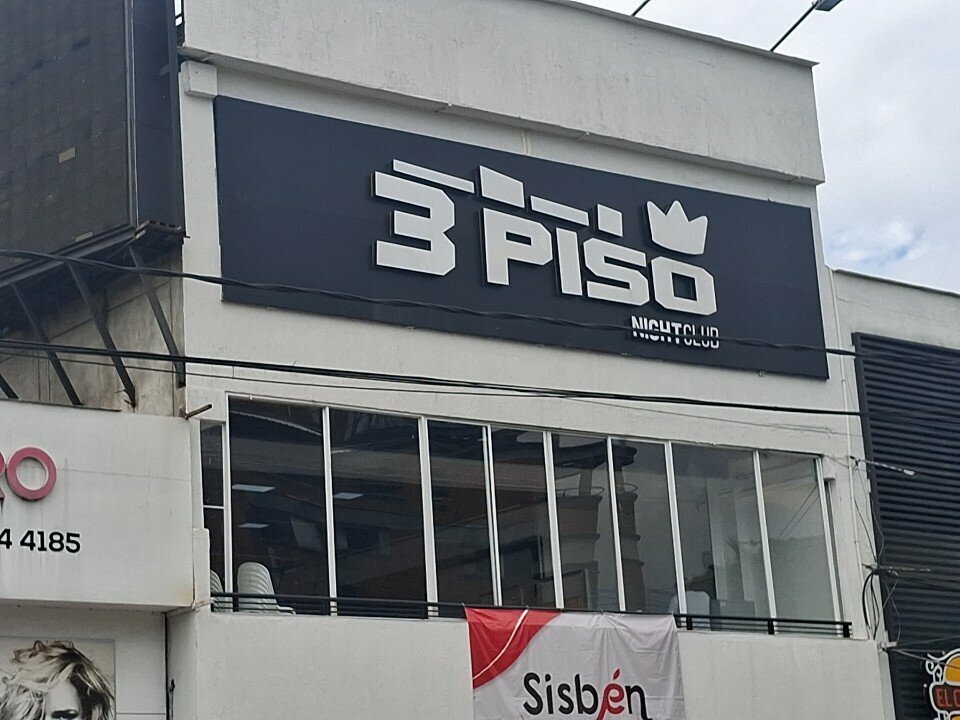 Gece kulüpleri 3 Piso Night Club, Cali, foto