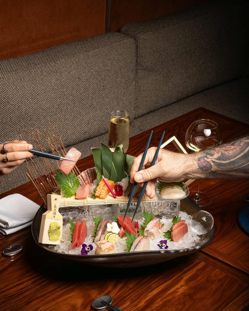 Suşi restoranı Uchi Sushi Bar, Dubai, foto