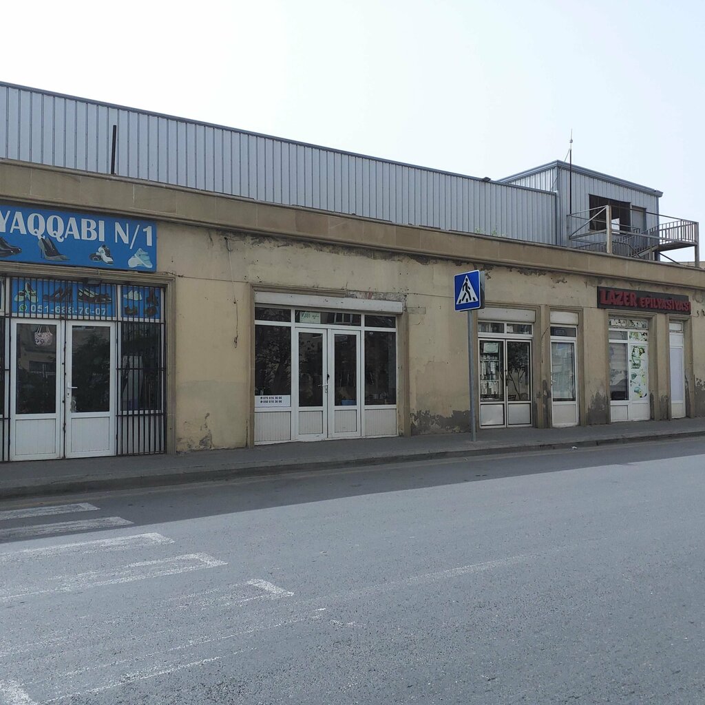 Mini-market Qarishiq mallar ve khirdavat, Bakü, foto
