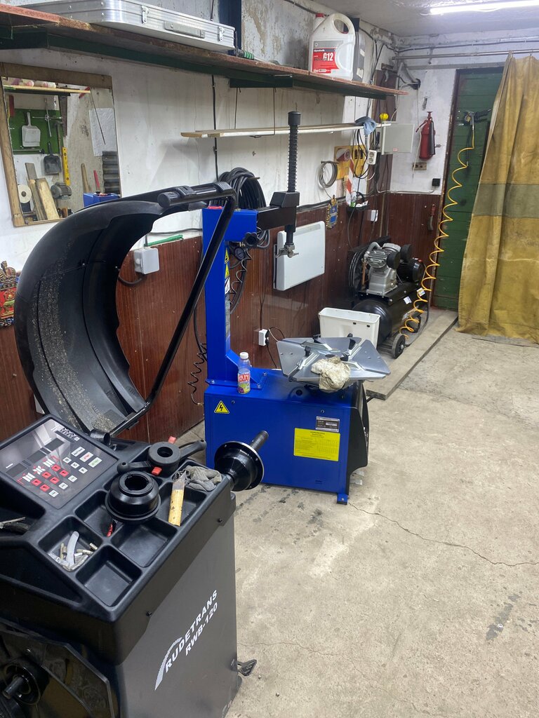 Oto lastik tamiri Tire Service 24, Velikiy Novgorod, foto