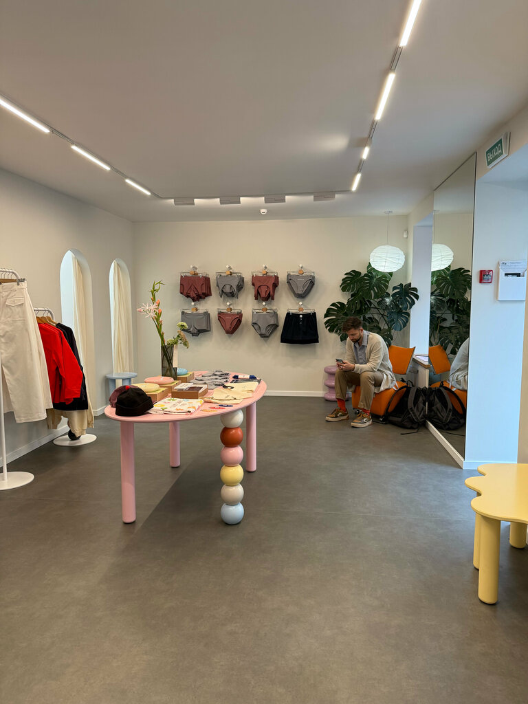 Giyim mağazası Bilingua Ladies, Saint‑Petersburg, foto