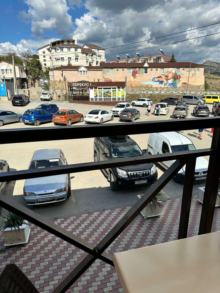 Otoparklar Parking lot, Sudak, foto