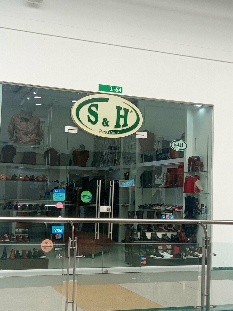 Ayakkabı mağazaları S & H Puro Cuero, Bogota, foto