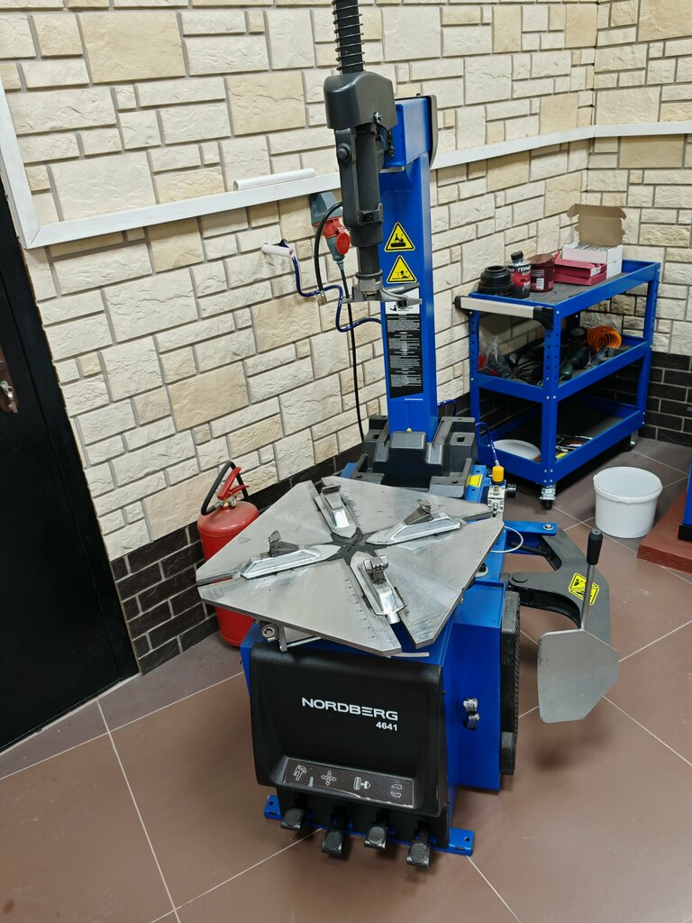 Otomobil servisi Автосервис, Snegnogorsk, foto