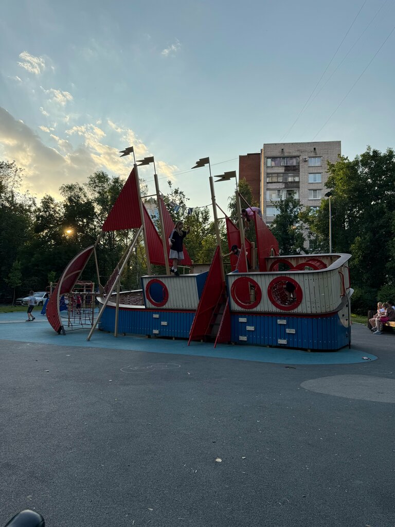 Oyun alanı Playground, Saint‑Petersburg, foto