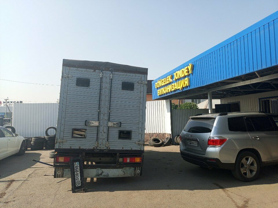 Oto lastik tamiri Tire service, Almatı eyaleti, foto