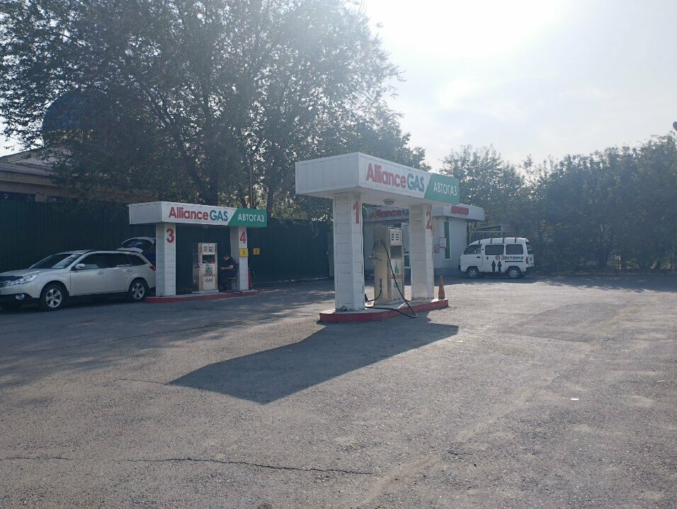 Otogaz dolum istasyonu Aliance Gas, Almatı, foto