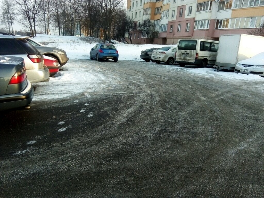 Otoparklar Parking lot, Minsk, foto