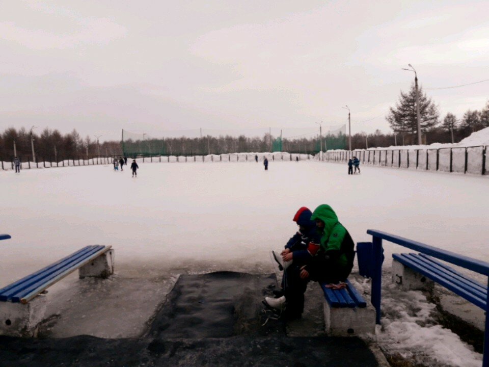 Buz pateni pistleri Katok, Magnitogorsk, foto