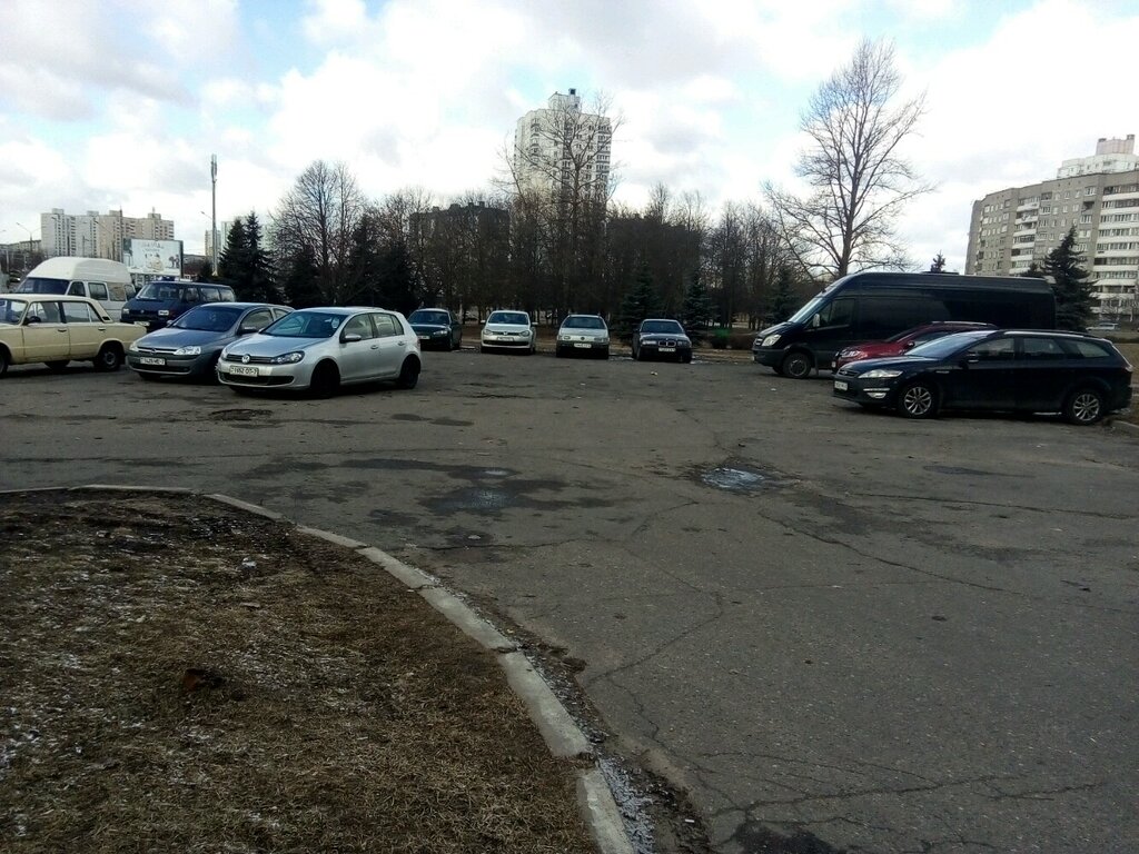 Otoparklar Parking lot, Minsk, foto