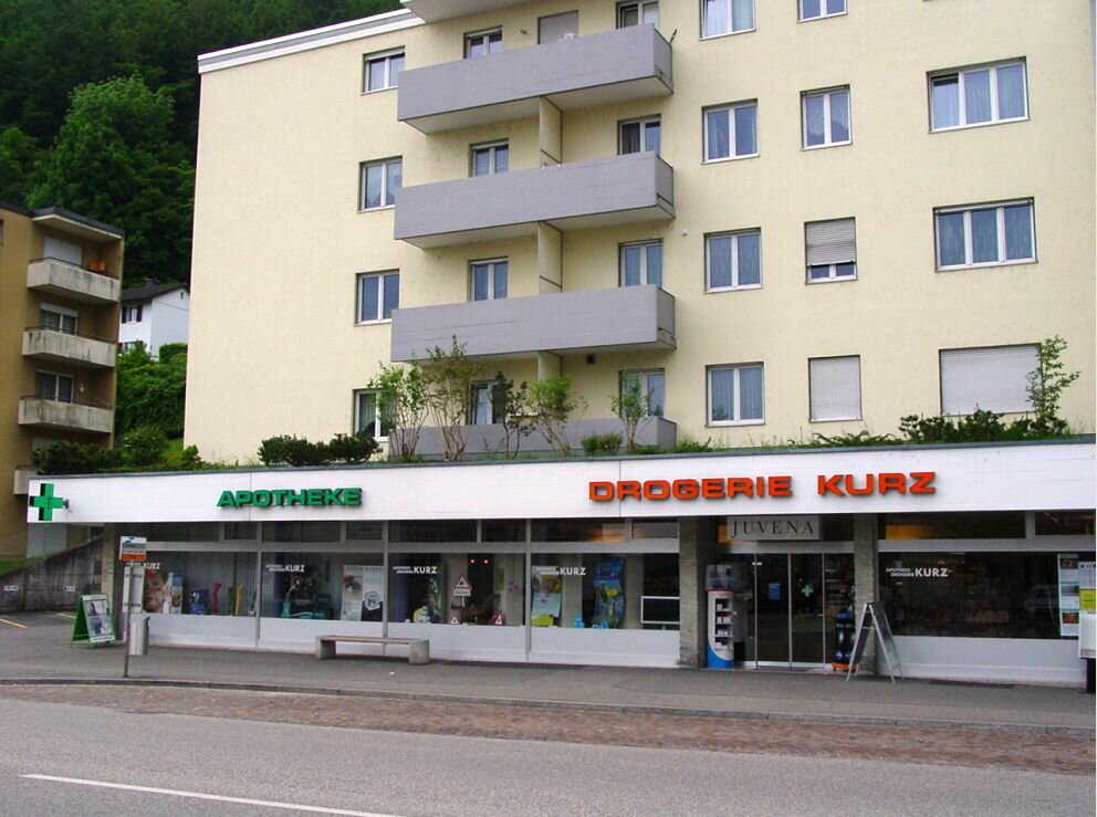 Eczaneler Apotheke-Drogerie Kurz, Solothurn, foto