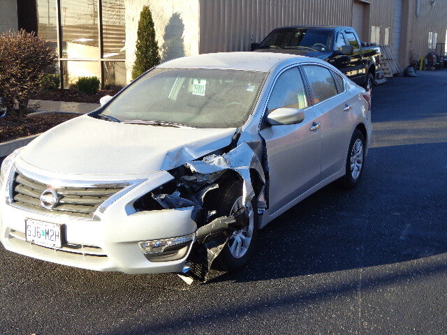 Oto kaporta Mid America Collision Repair, O'Fallon, foto