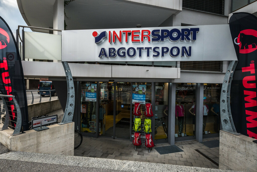Spor giyim ve ayakkabı Intersport Abgottspon, Valais, foto